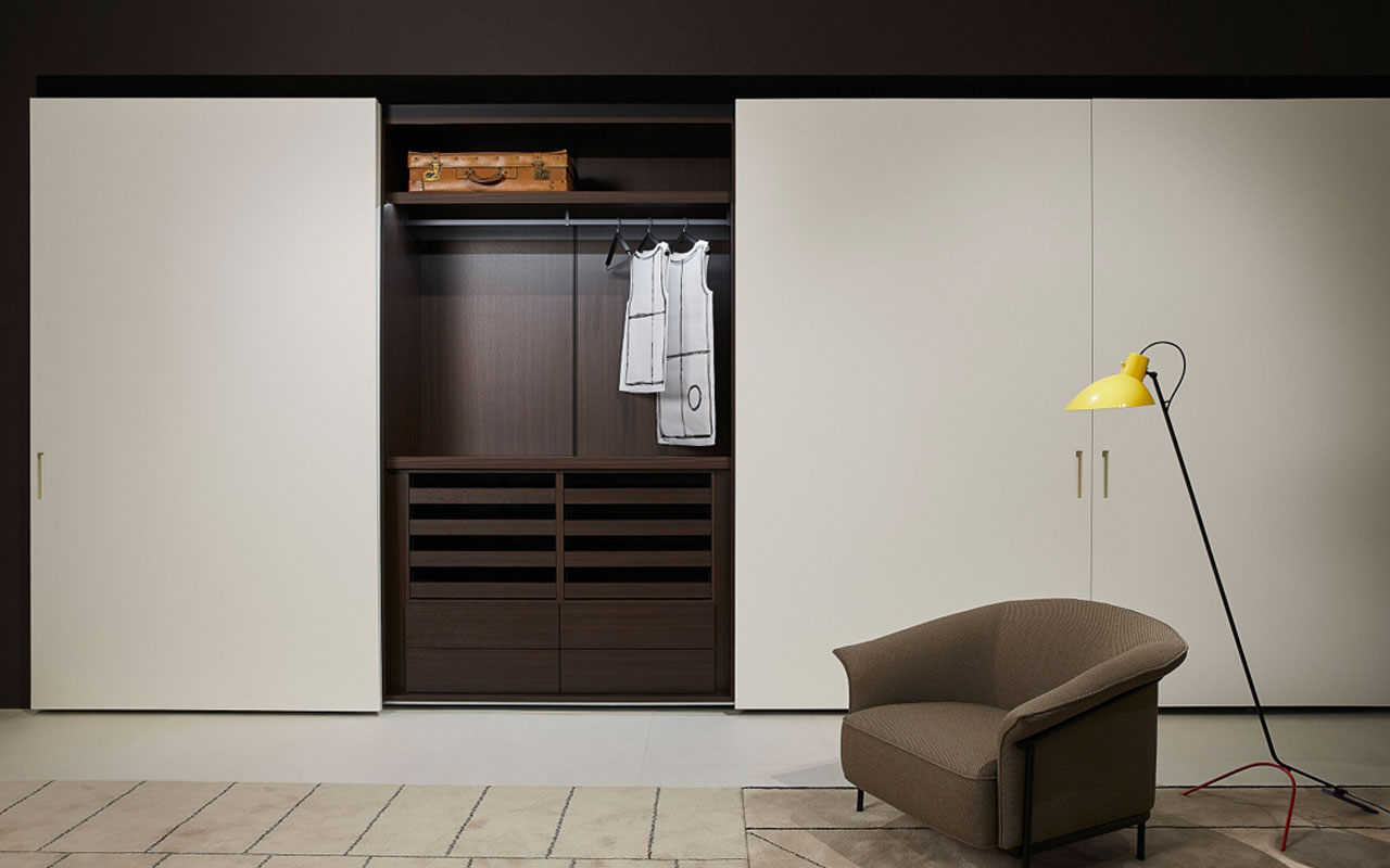 Mara - Flat front_pull out sliding door